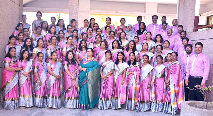 Ira International School Logo